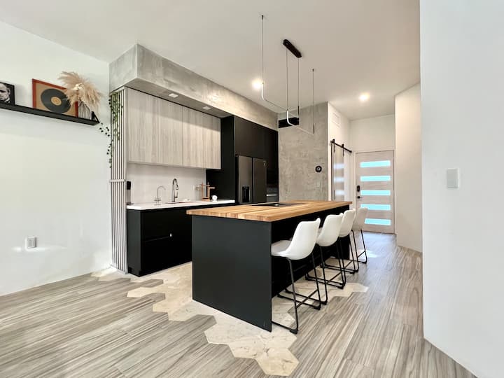 Cozy Modern Apartment With Pool And Garden - マサトラン