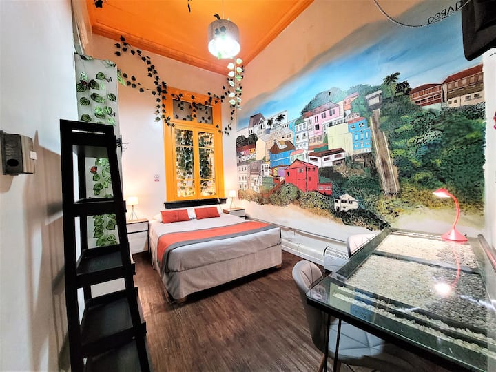 Artistic Double Room For Couples On A Low Budget - Valparaíso