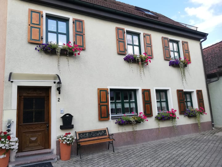Kargs Stube Ist Eine Kleine Dachwohnung - Feuchtwangen