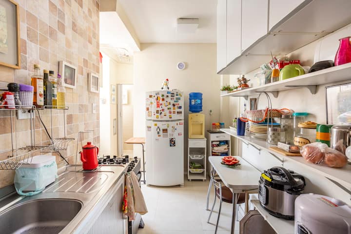 Quarto Com Banheiro Privativo Em Copacabana - Rio de Janeiro