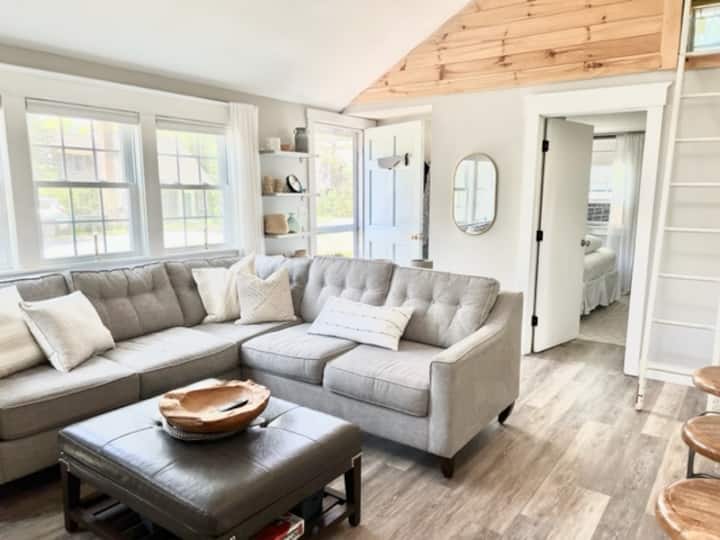 2 Bedroom Cape Cod Cottage With Deeded Beach - Dennis, MA