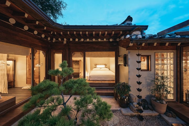 Library/premium Hanok Stay - Seoul
