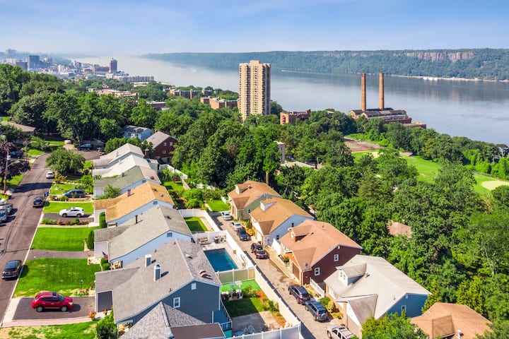 Hudson View Home - Yonkers, NY