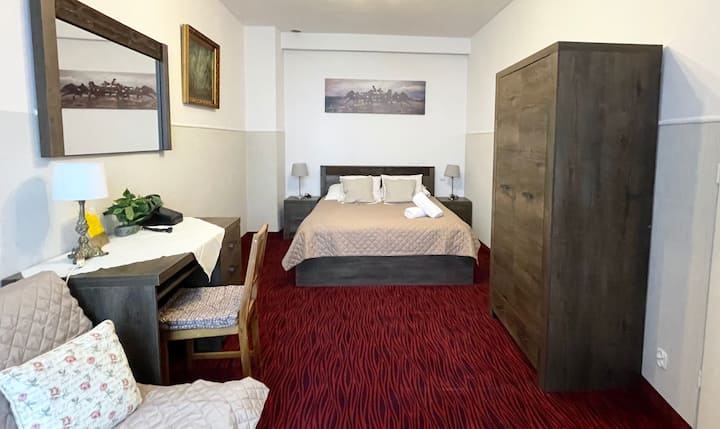 The Painter's Place - Old Town Krakow- Wislna St - Kraków