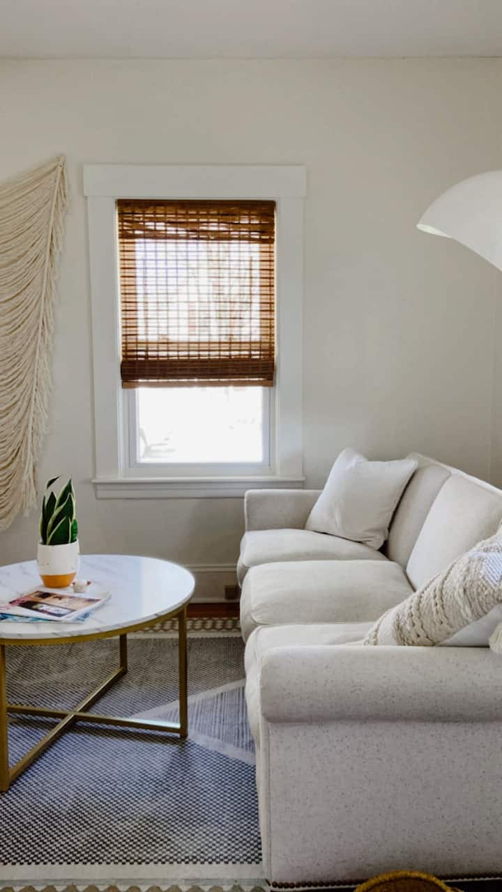 Adorable In-town Bungalow - Brattleboro