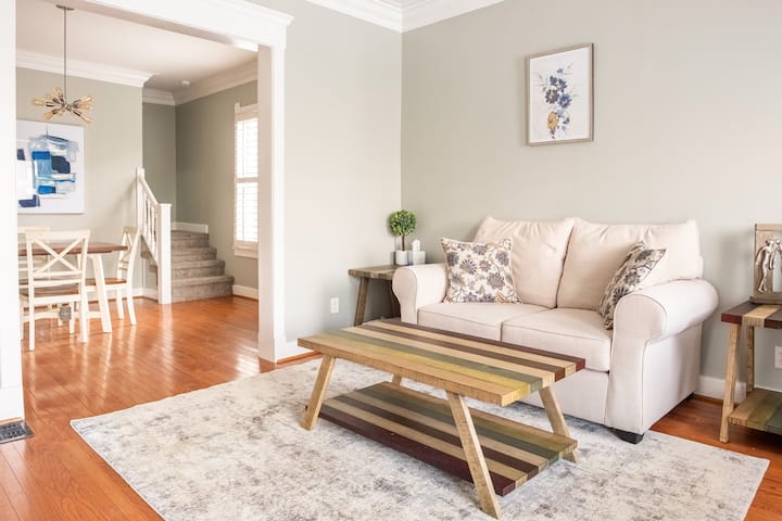 Modern 3br House, Walk To Mass Ave And Bottleworks - Indianapolis, IN