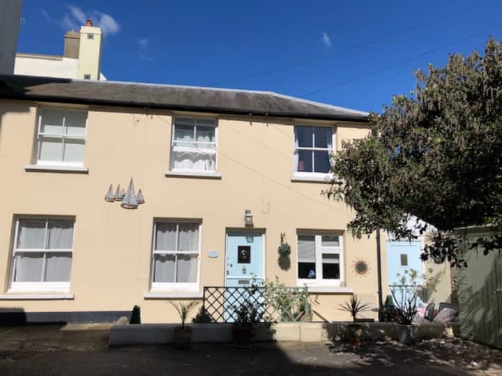 3-bed Coastal Cottage In Private Seafront Estate - Bognor Regis