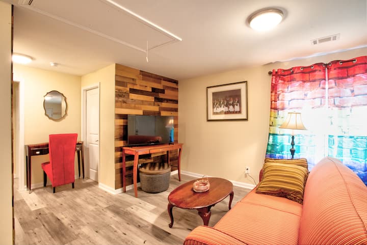 Comfy Hide-out Sleeps 5 - Lithonia, GA