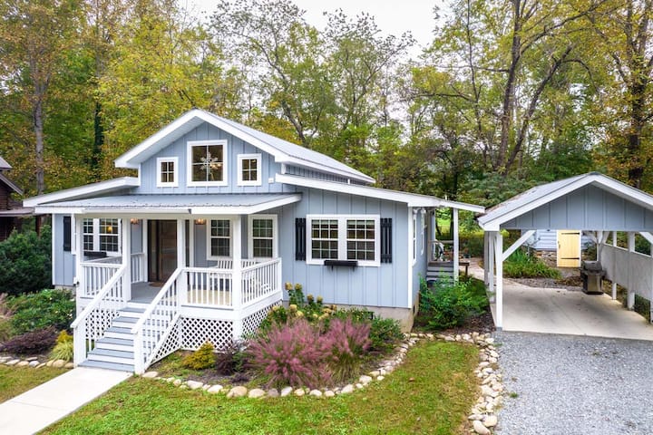 Modern Farmhouse On Creek Near Town/train +Hot Tub - Bryson City, NC