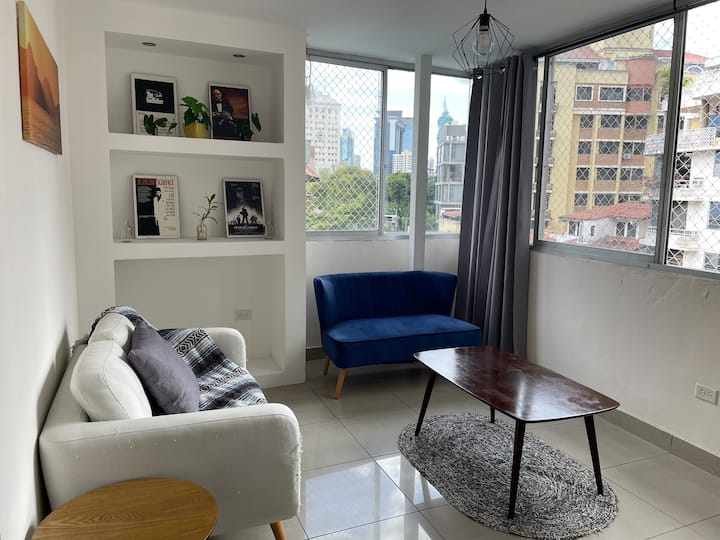 Centric & Cozy 2-bedroom Condo In The City - Panama City