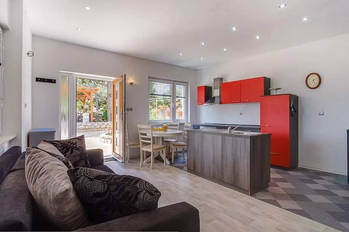 New Seafront Apartment On Lošinj - Nerezine