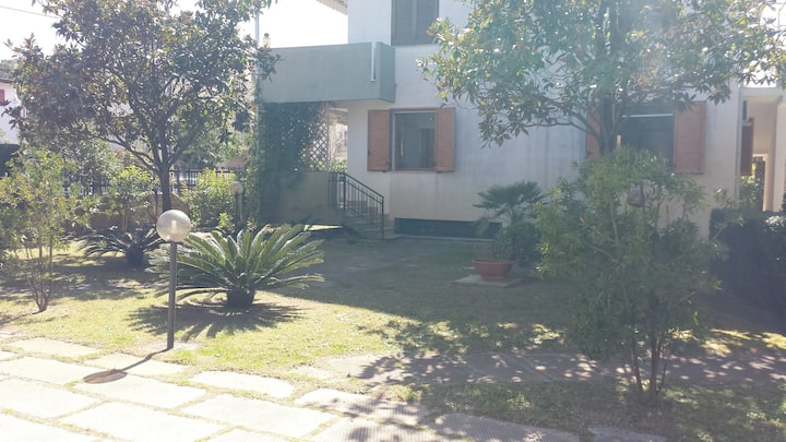 Villa Luminosa A 100 Mt Dal Mare (Montepaone Lido) - Soverato