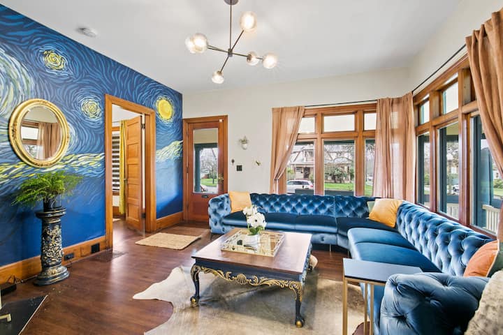 Casa Van Gogh: A Historic N. Slope Retreat - Tacoma, WA