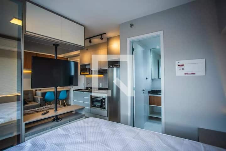 Studio Near Metro | 10th Floor View | Pool & Sauna - サンパウロ