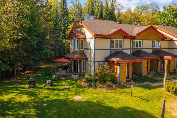 Le 1731 Tremblant King Size Bed/piscine /Golf - Mont-Tremblant