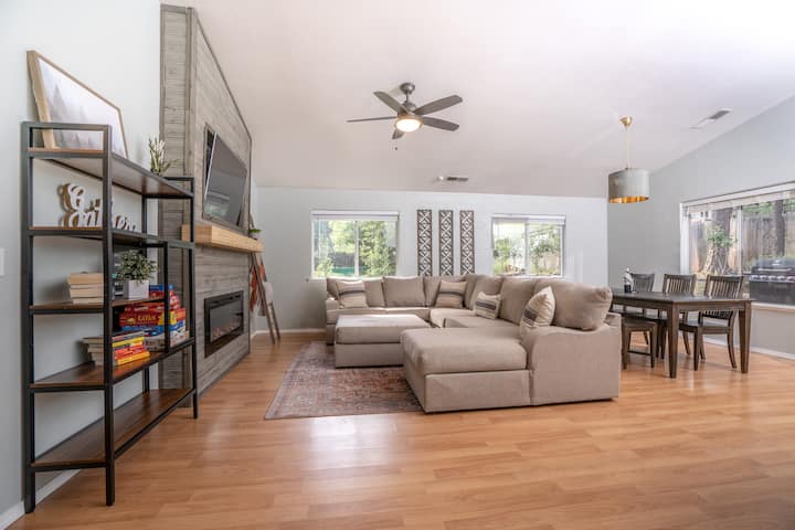 Cozy+spacious Retreat! Hot Tub, Games,5min To Dt - Flagstaff, AZ