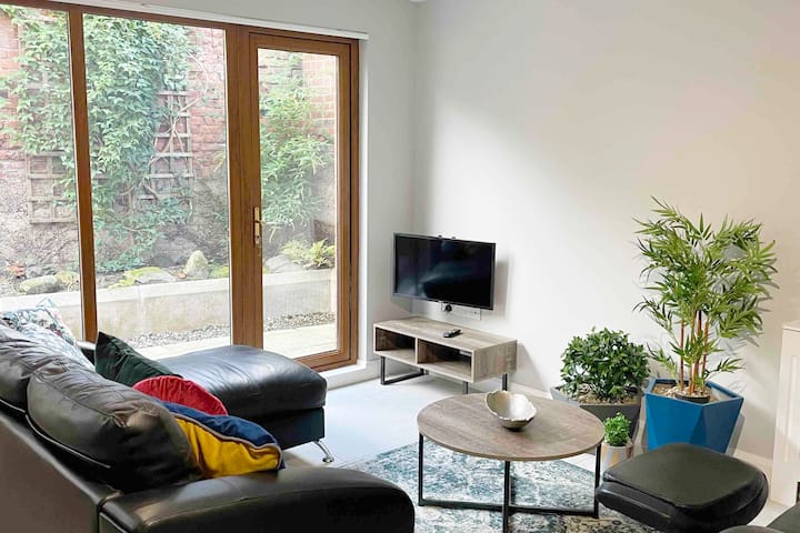 Close To Belfast City Centre.modern Opened Planned - Belfast