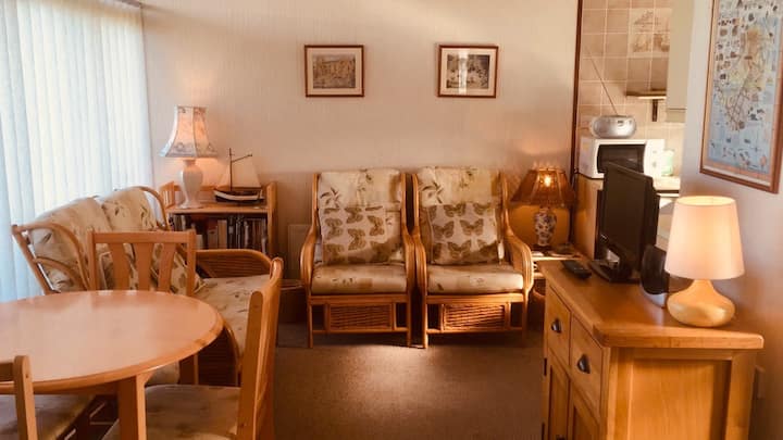 A Charming, Cosy Chalet In West Sussex - Selsey
