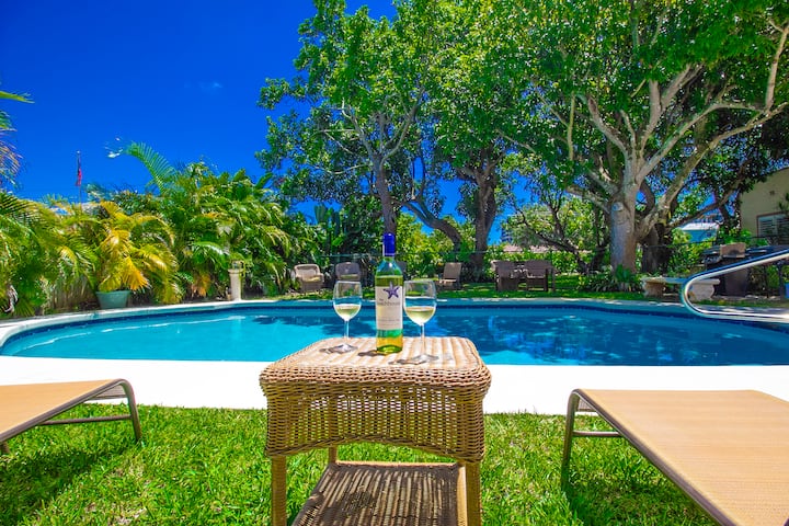 Enchanting Casita W/pool/hot Tub Near The Beach - Margate, FL