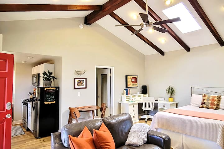 Inviting North County Cottage - No Cleaning Fee - Vista, CA