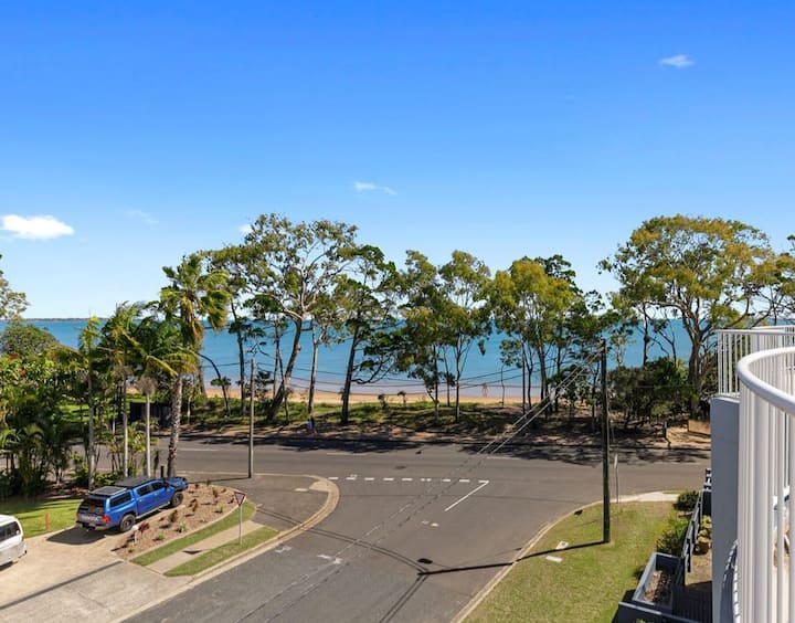 A Place To Breathe ~ With Stunning Sea Views - Hervey Bay