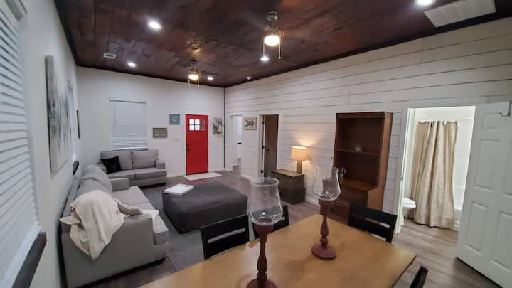 Beautiful, Newly Renovated Home! - Fort Smith, AR