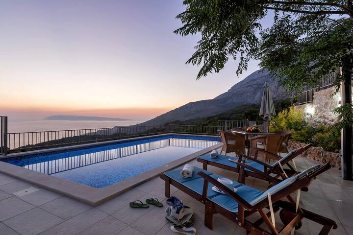 Villa Lapis With Swimming Pool And Sea View - Tučepi