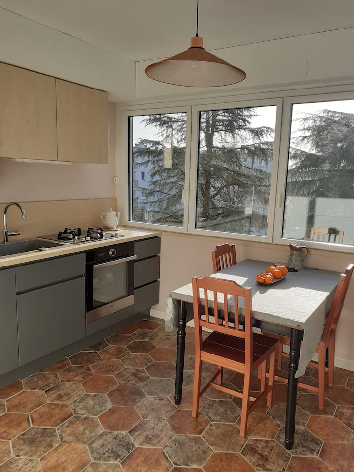 Chambre Meublée Au Calme Avec Vue Sur Les Arbres - Nantes