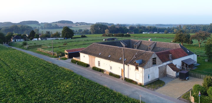 Ferme En Carré Rénovée (Datant De 1713) - Ninove