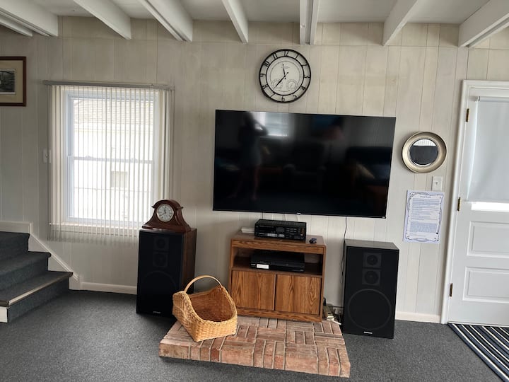 Cheerful Lakefront Cottage On Morrison Lake - Coldwater, MI