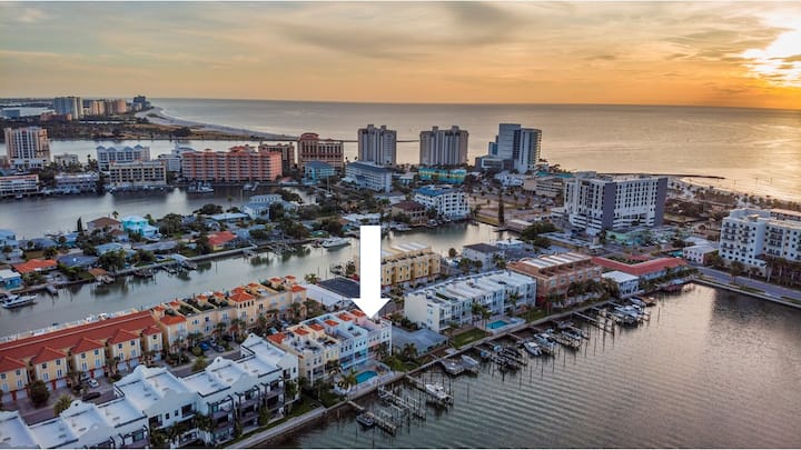 3 Br/3 Ba; Waterfront; Pool; Dock; 5 Min To Beach - Clearwater, FL