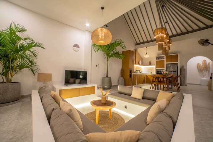 Charming 3 Br Villa @ Central Seminyak & Kerobokan - Bali