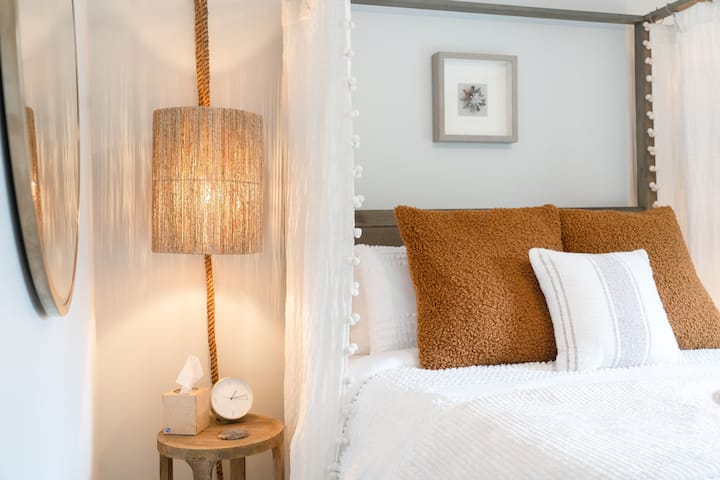 Golden Hour - Convenient 2 Br Townhouse - Brentwood, TN