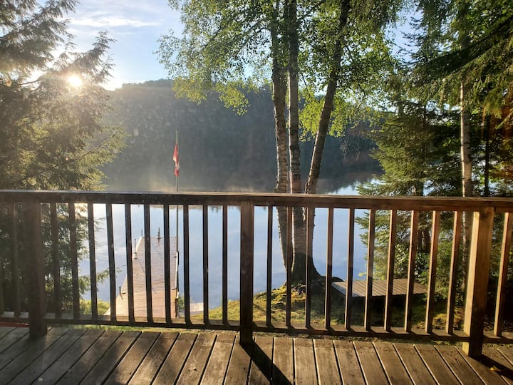Cozy Cabin In The Woods - Algonquin Provincial Park