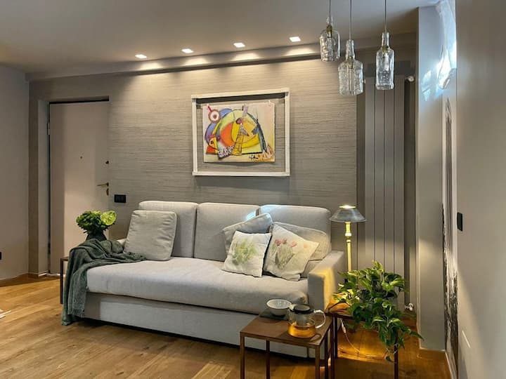 Luxury Art &, Design Apartment In Historic Center - Assago