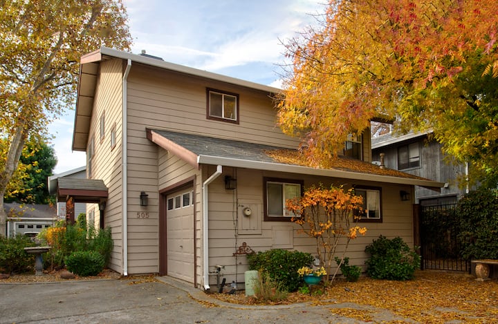 Charming Casa On K Street In Downtown Davis - Davis, CA