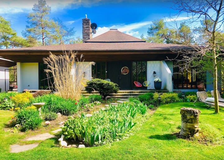 Beautiful Mid Century House On 10 Acres In Caledon - Hockley Valley, ON