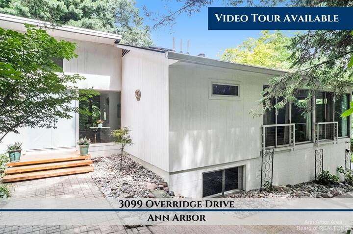 Mid- Century Modern Forested Retreat - Ypsilanti