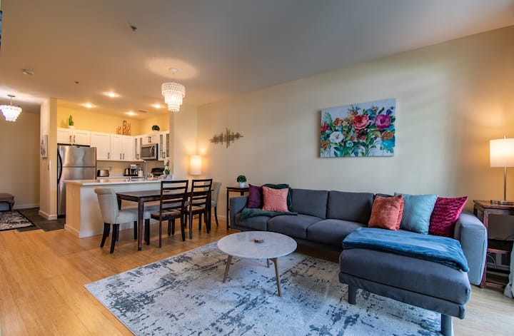 Bright 2 Bedroom Home In The Heart Of Seattle! - Columbia City - Seattle