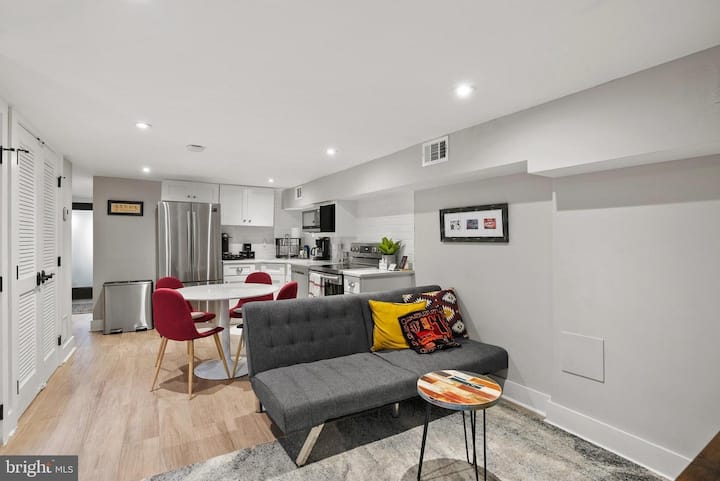 Cozy 2 Bed/2 Bath Family-friendly Apartment - Kensington, MD