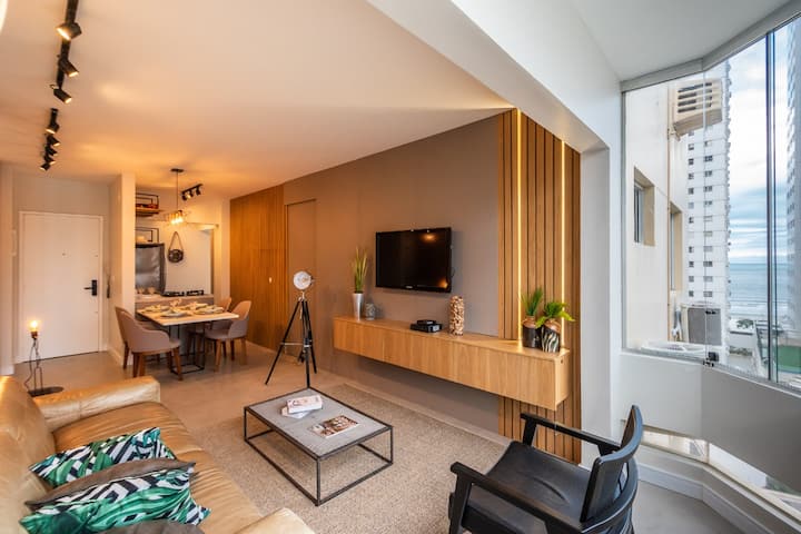 Vista Lateral Do Mar • Apto Com Ar + Garagem - Balneário Camboriú