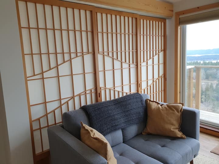Sky Valley Studio With Ocean View. - Salt Spring Island
