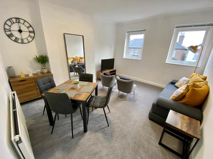 Feltham Holiday Rentals & Homes - England, United Kingdom | Airbnb