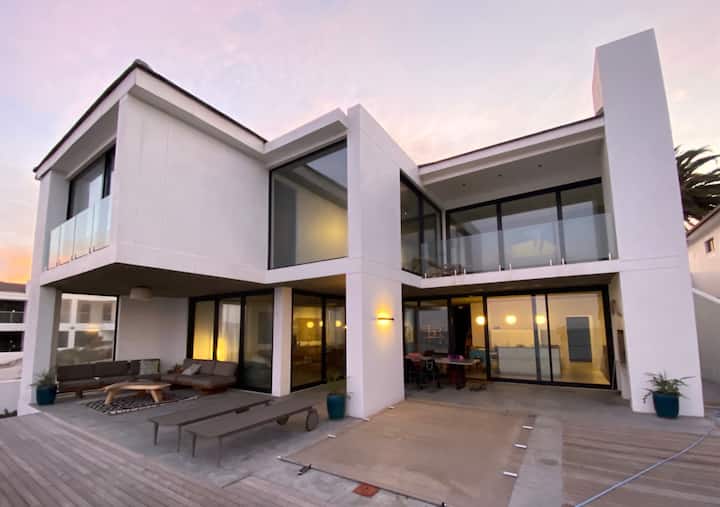 Contemporary Designed 4 Bedroom Beach Front Villa - Saint Helena Bay