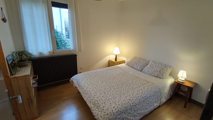 Chambre Lumineuse De 11 M² Porte D'accès Extérieur - Lons-le-Saunier