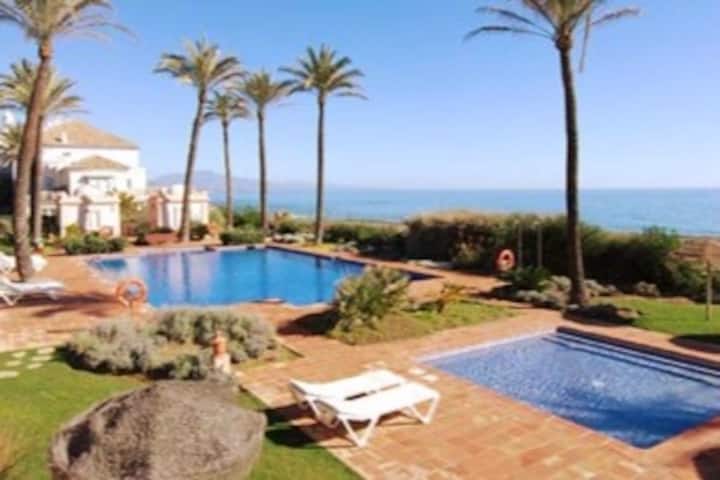 La Perla Beachfront 3 Bed Apartment Casares Costa. - Manilva