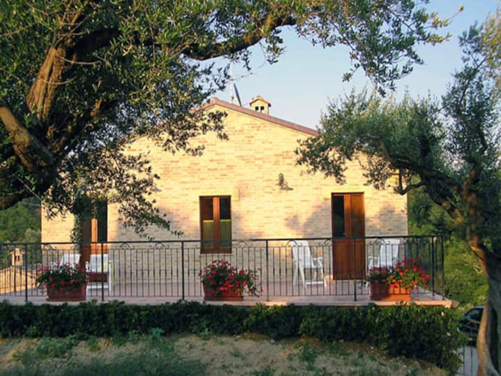 Camera Quadrupla Con Bagno In Agriturismo - Pedaso