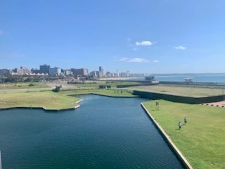 The Waves1-secure 1 Bed Beach Apartment - Durban