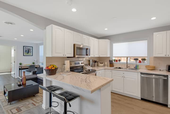 3br/2ba House-ac- Parking- Light Rail - New Holly - Seattle