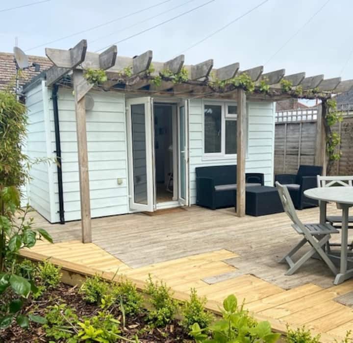 Winkle Cottage. Near To. Quiet Beach, 3 Nights Min - West Sussex